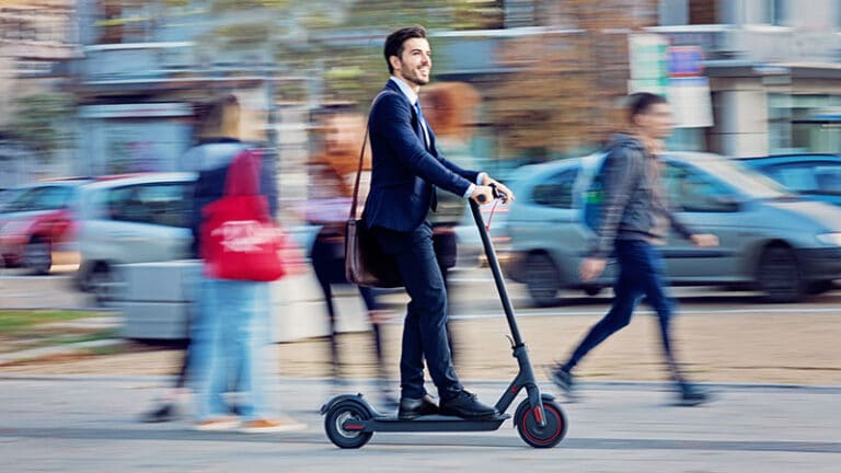 Een elektrische step kopen: Waar moet je op letten? - KOPERSINFO